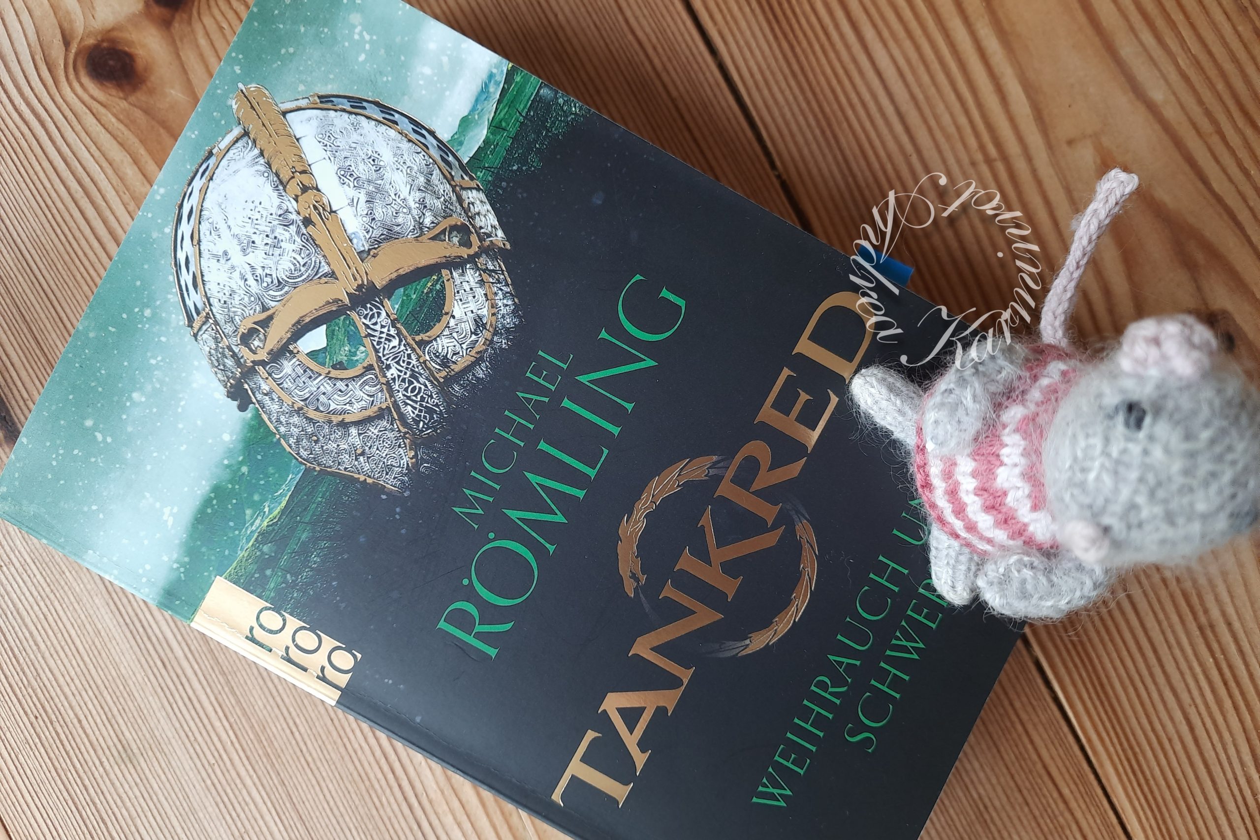 Tankred, Weihrauch und Schwert - Karminrot Lesezimmer